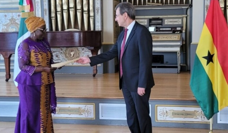 Ambassador Alima Mahama presents credence to Ambassador of Mexico ...